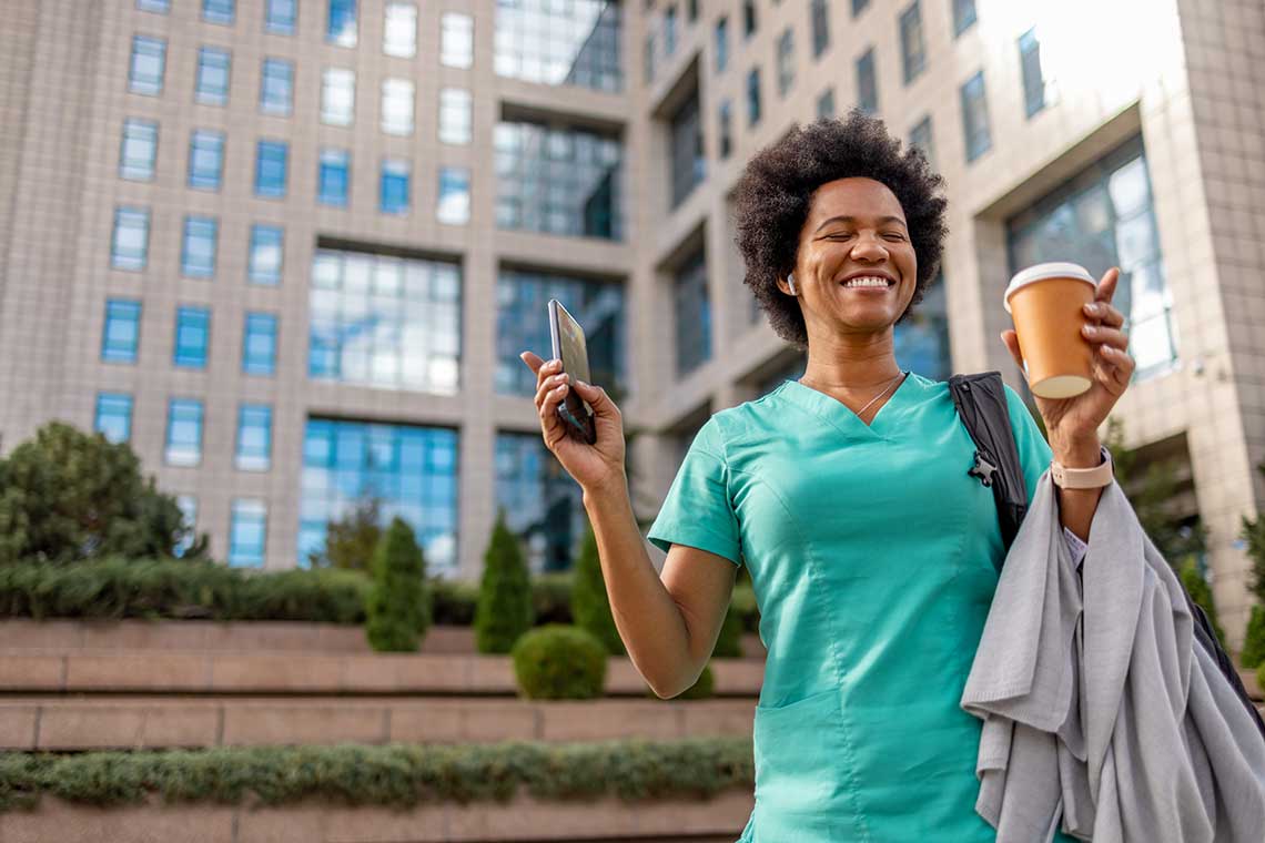 How Does Travel Nursing Work? - Harding Online ABSN